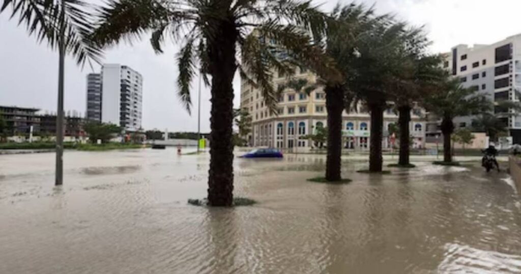 UAE heavy rain causes disasters, and Emirates suspends boarding ...